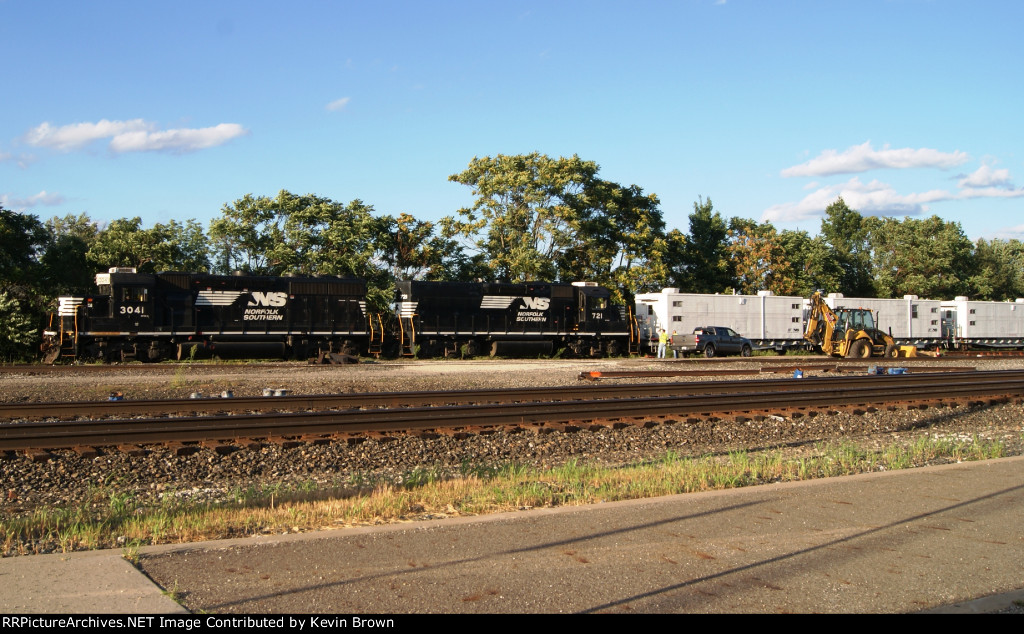 NS Train 963 West-02
